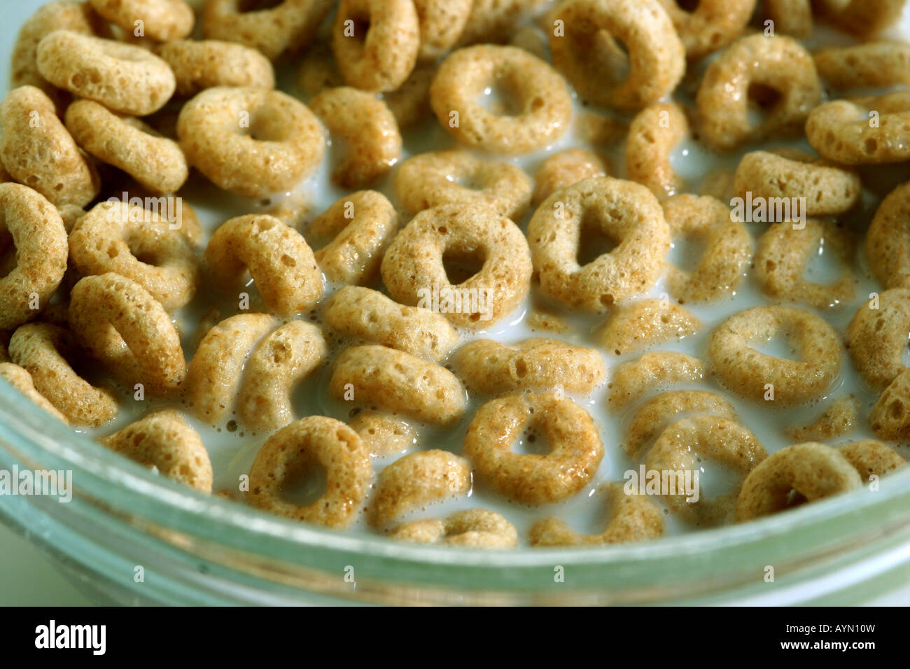 Honey nut cheerios hi-res stock photography and images - Alamy