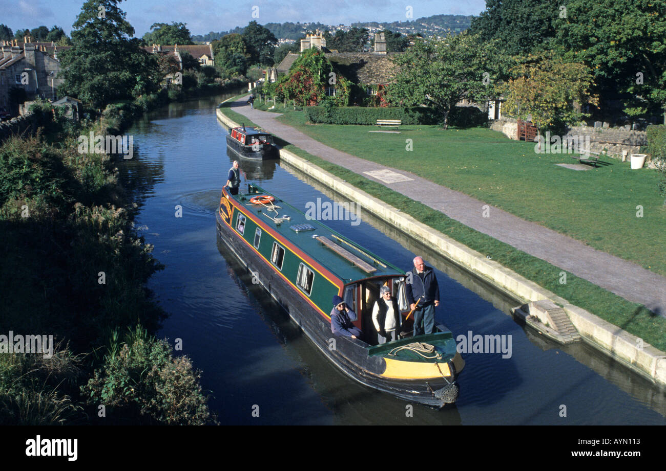 Scenic landscape of Kennet and Avon canal Bathampton Bath england Great ...