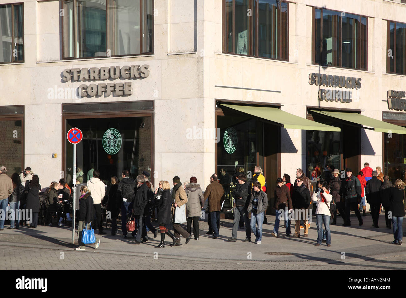 Europa Europe Germany Deutschland Berlin Mitte Pariser Platz Square ...