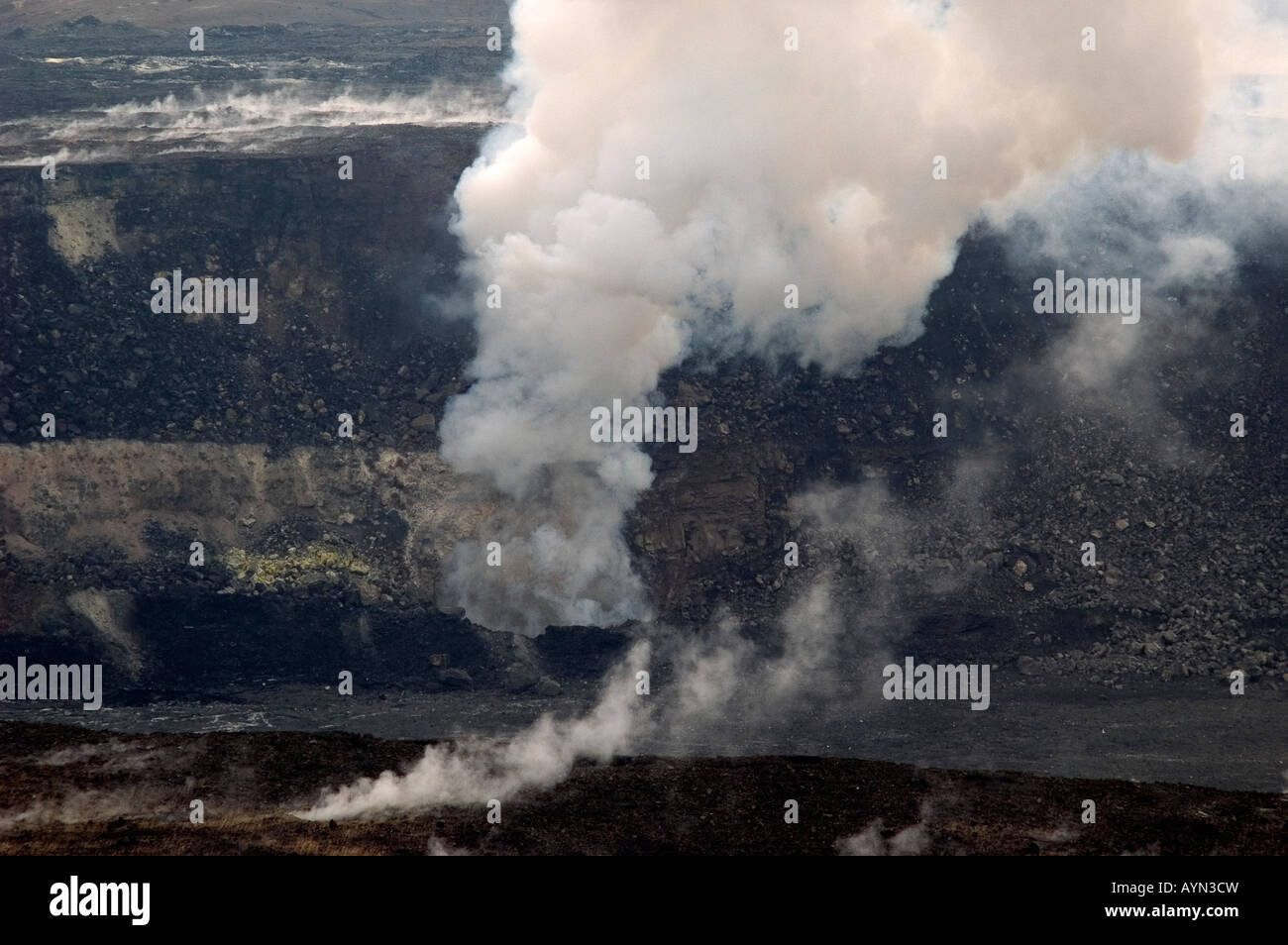 Ring of fire volcano erupting hi-res stock photography and images - Alamy