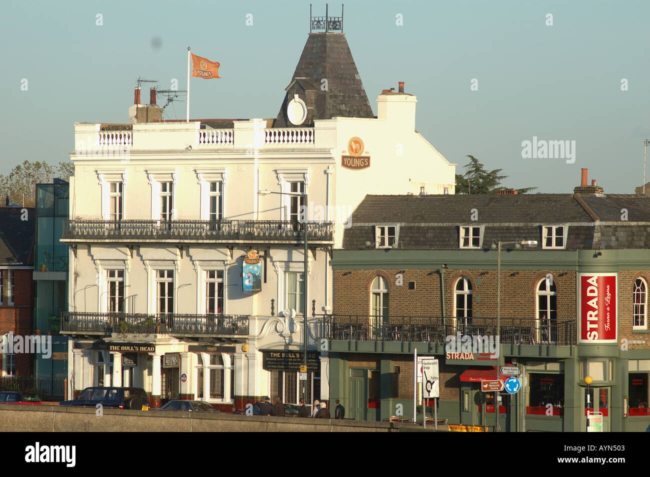 Barnes pub london hi-res stock photography and images - Alamy