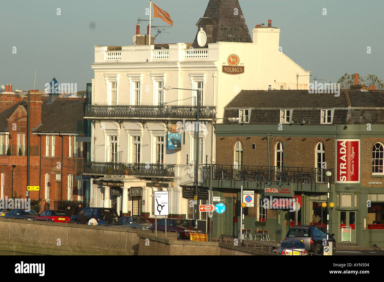 Barnes pub london hi-res stock photography and images - Alamy
