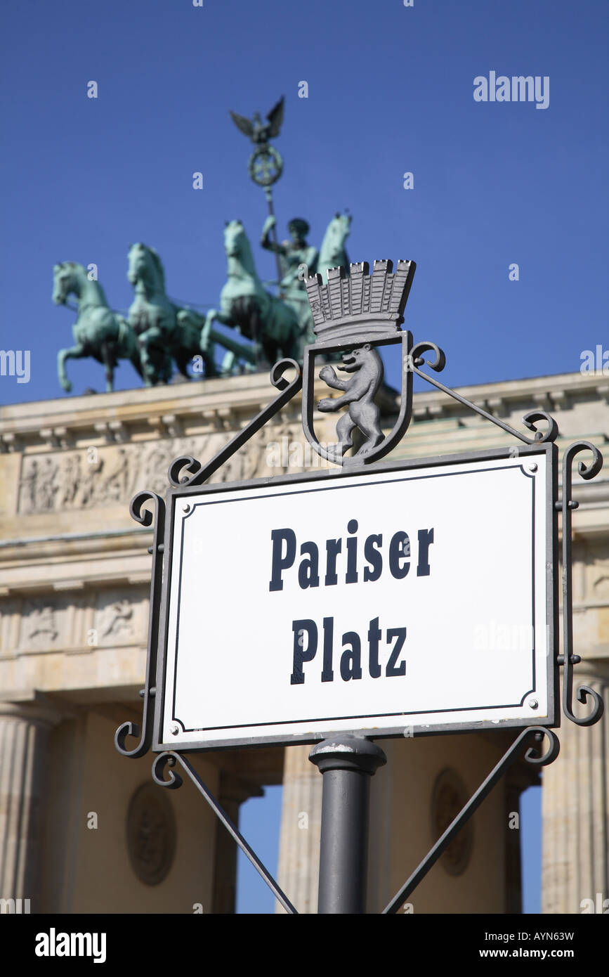 Europa Europe Germany Deutschland Berlin Brandenburger Tor Gate Pariser ...