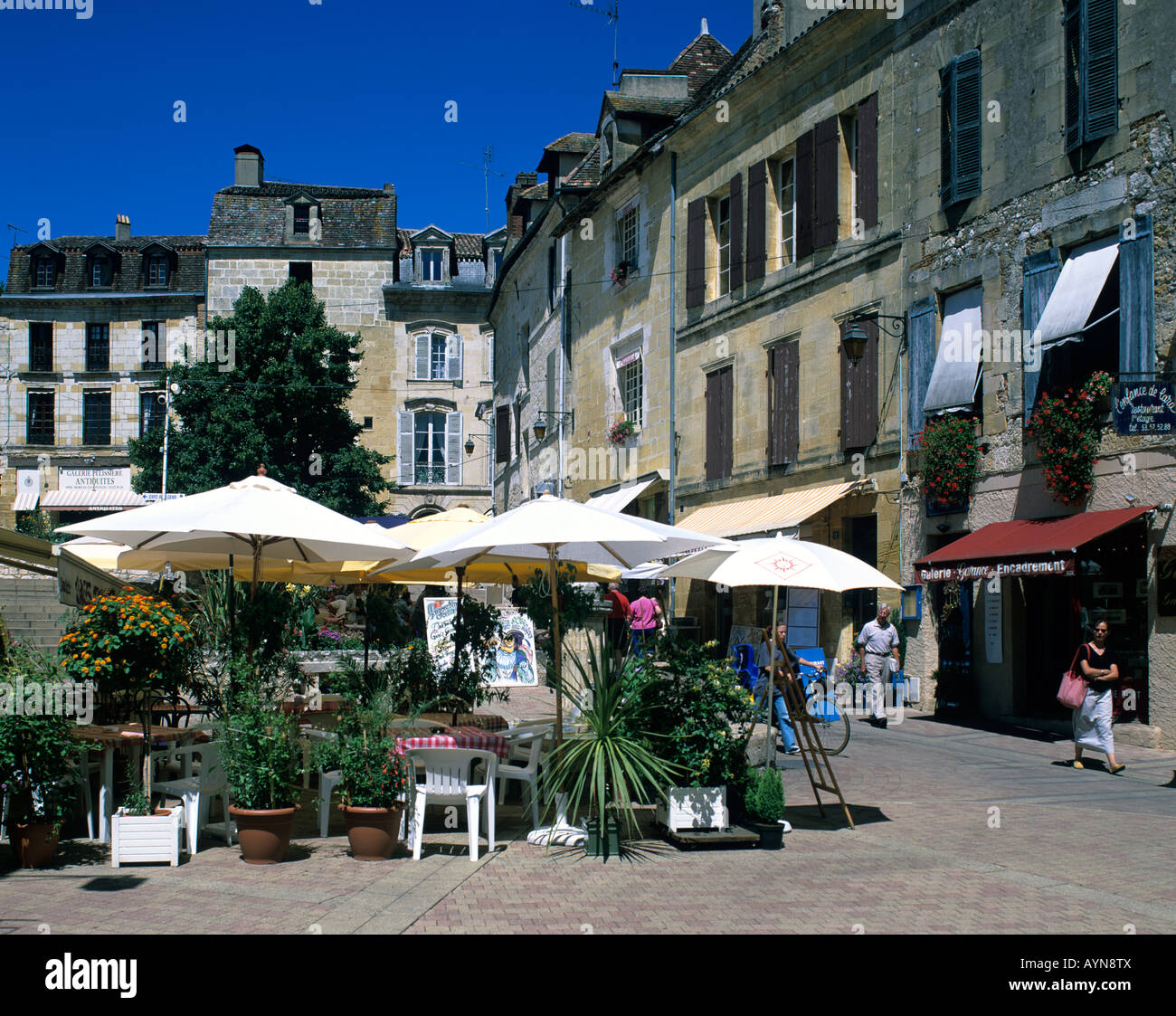 Houses bergerac france hi-res stock photography and images - Alamy