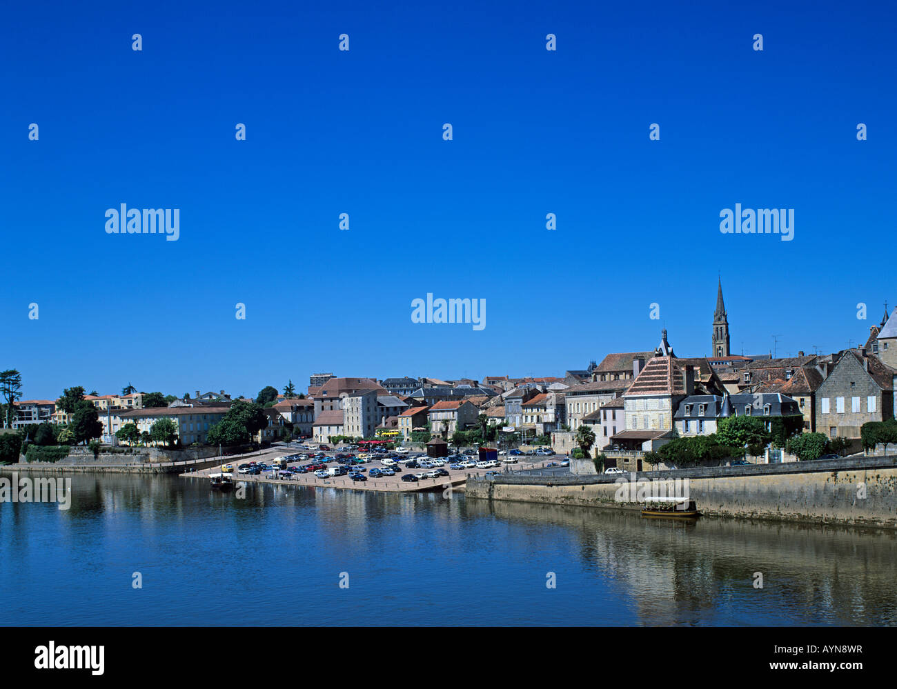 Bergerac france skyline hi-res stock photography and images - Alamy