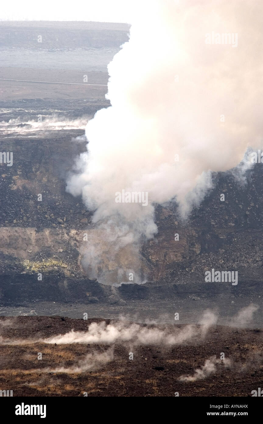 Ring of fire volcano erupting hi-res stock photography and images - Alamy