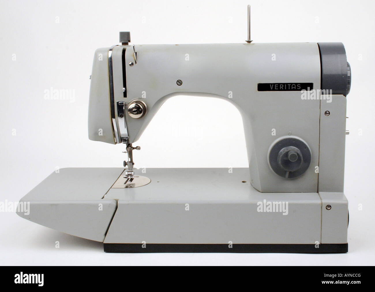 household, household appliances, electrical sweing machine Veritas ...
