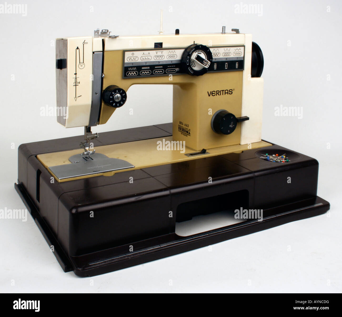 Veritas sewing machine hi-res stock photography and images - Alamy