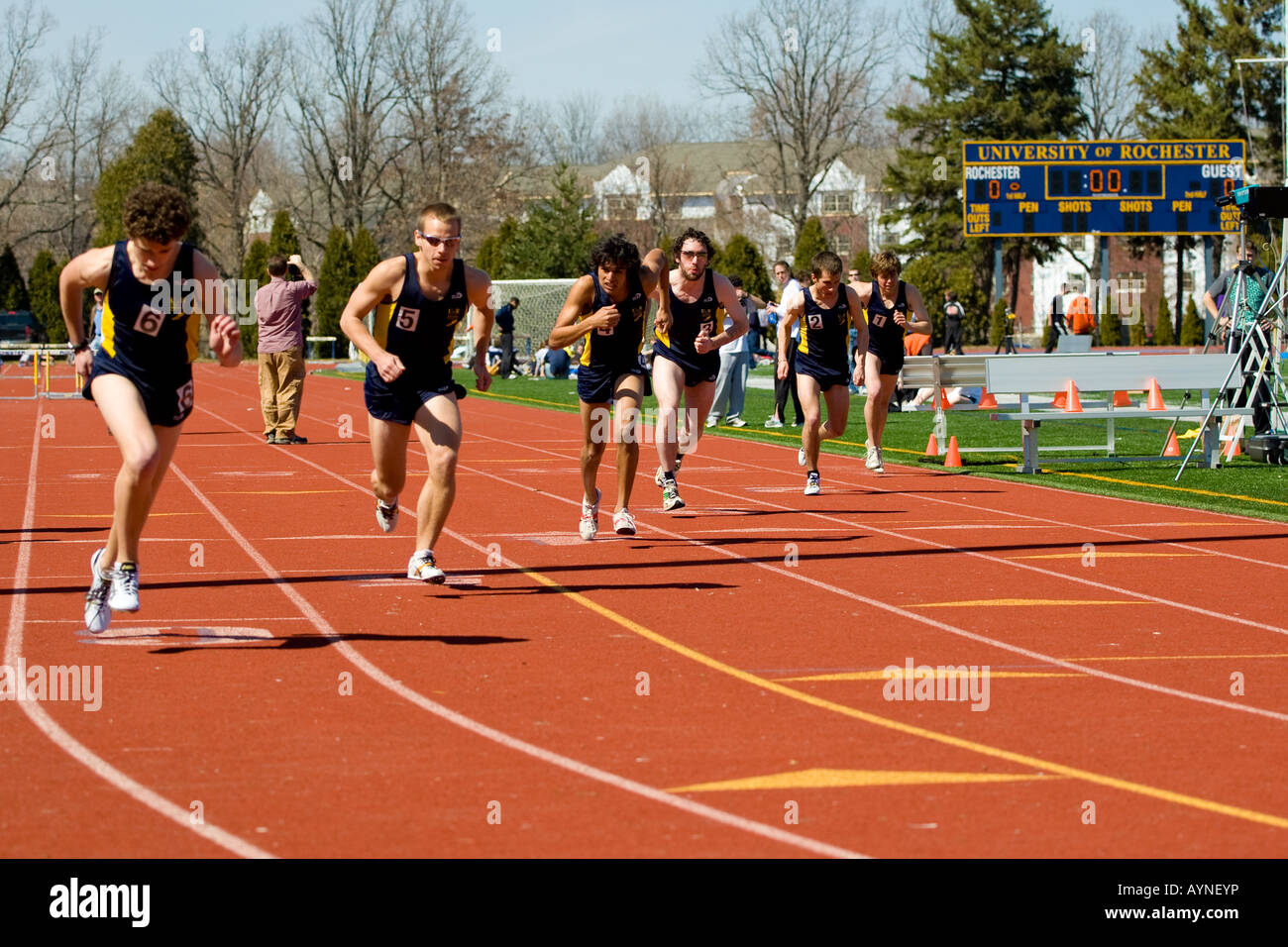 400m run hi-res stock photography and images - Alamy