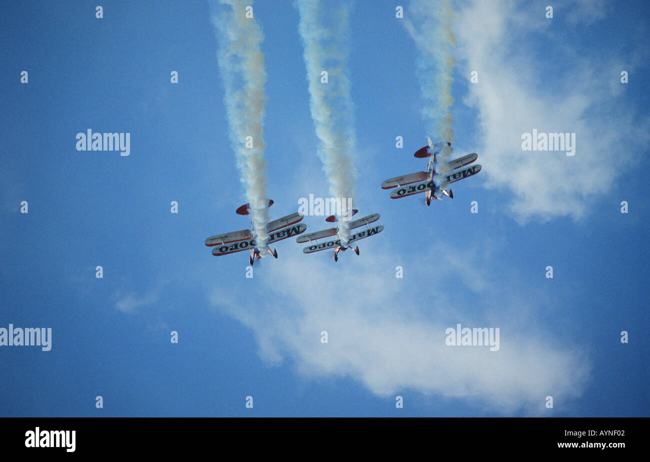 Bi planes in flight hi-res stock photography and images - Alamy