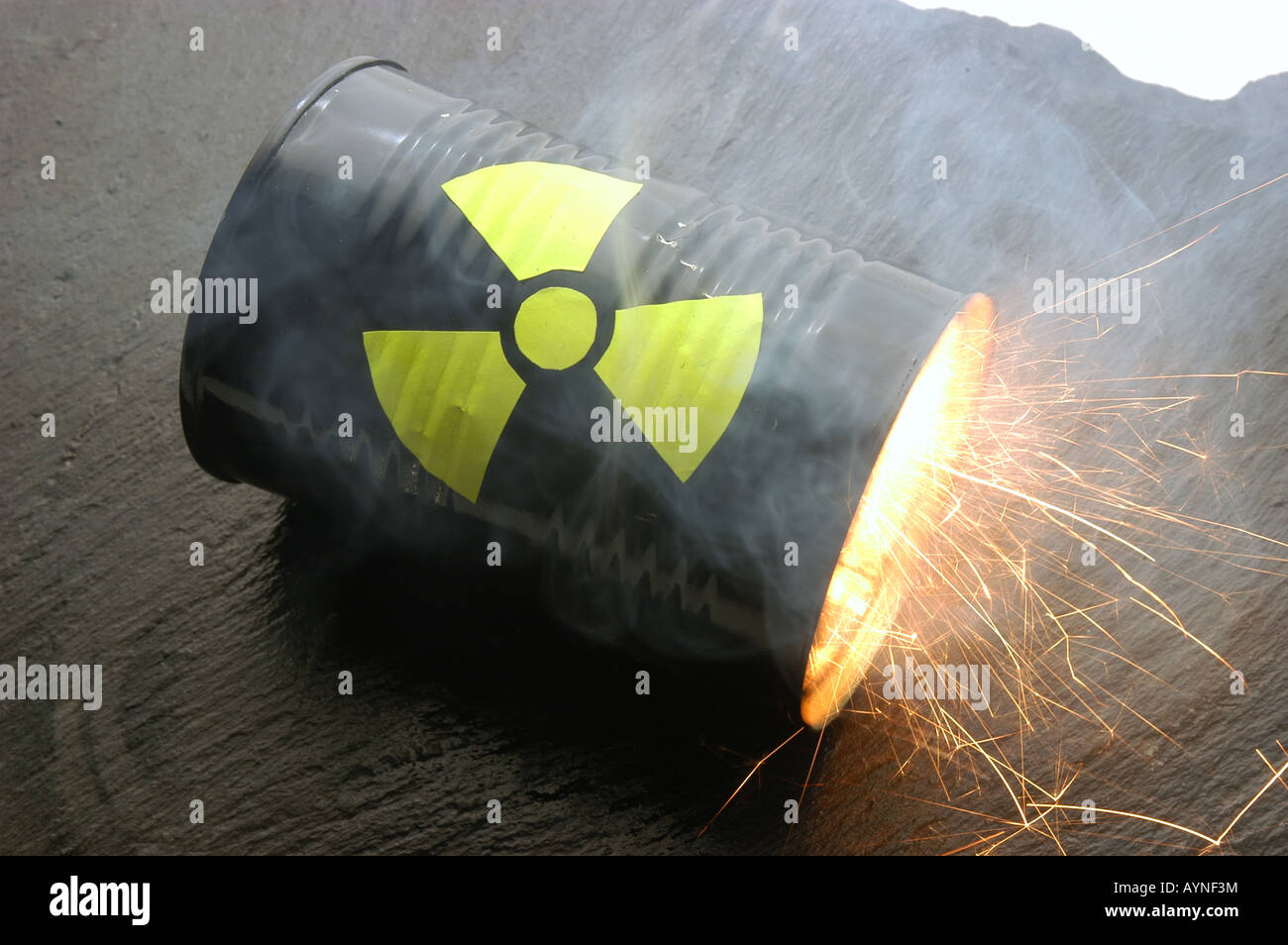 Radioattivo hi-res stock photography and images - Alamy