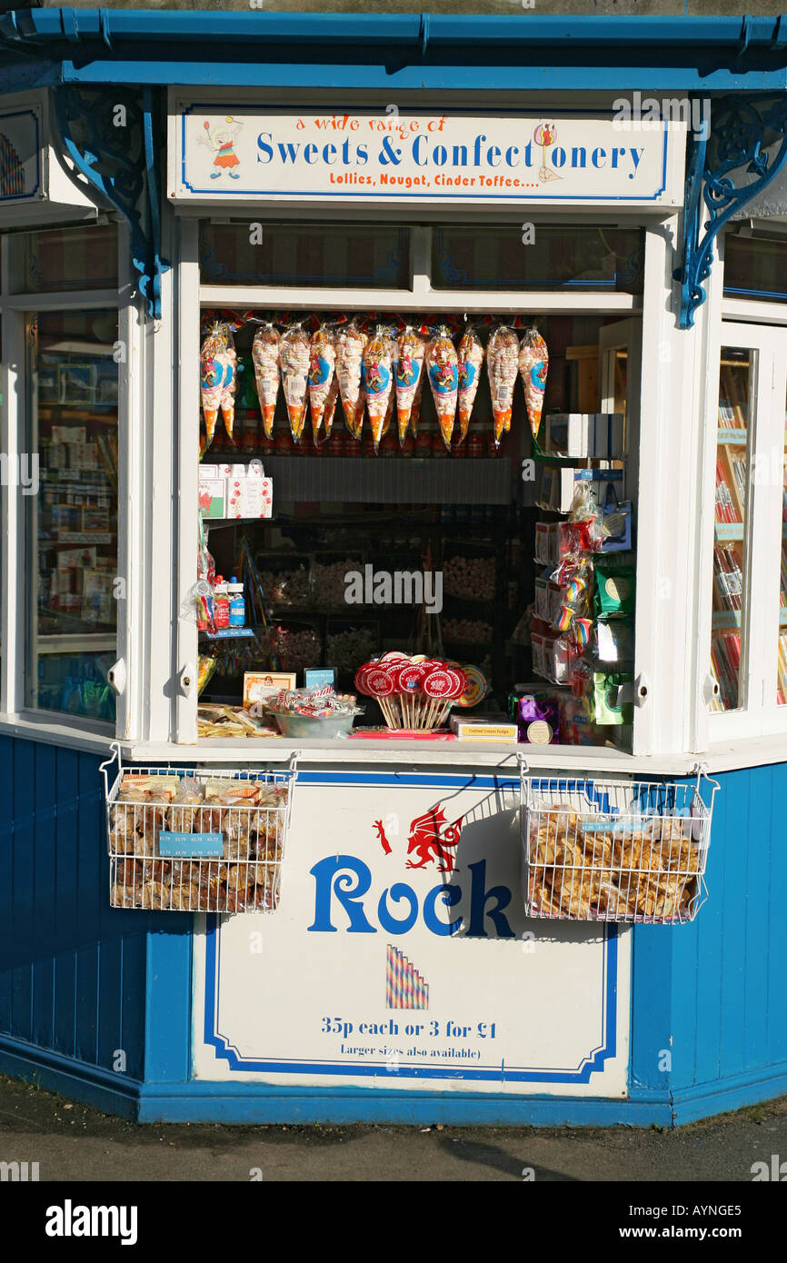 Seaside sweet shop window hi-res stock photography and images - Alamy