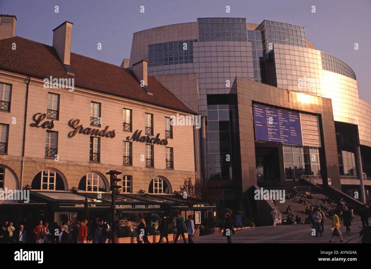 Opéra national de paris bastille hi-res stock photography and images ...