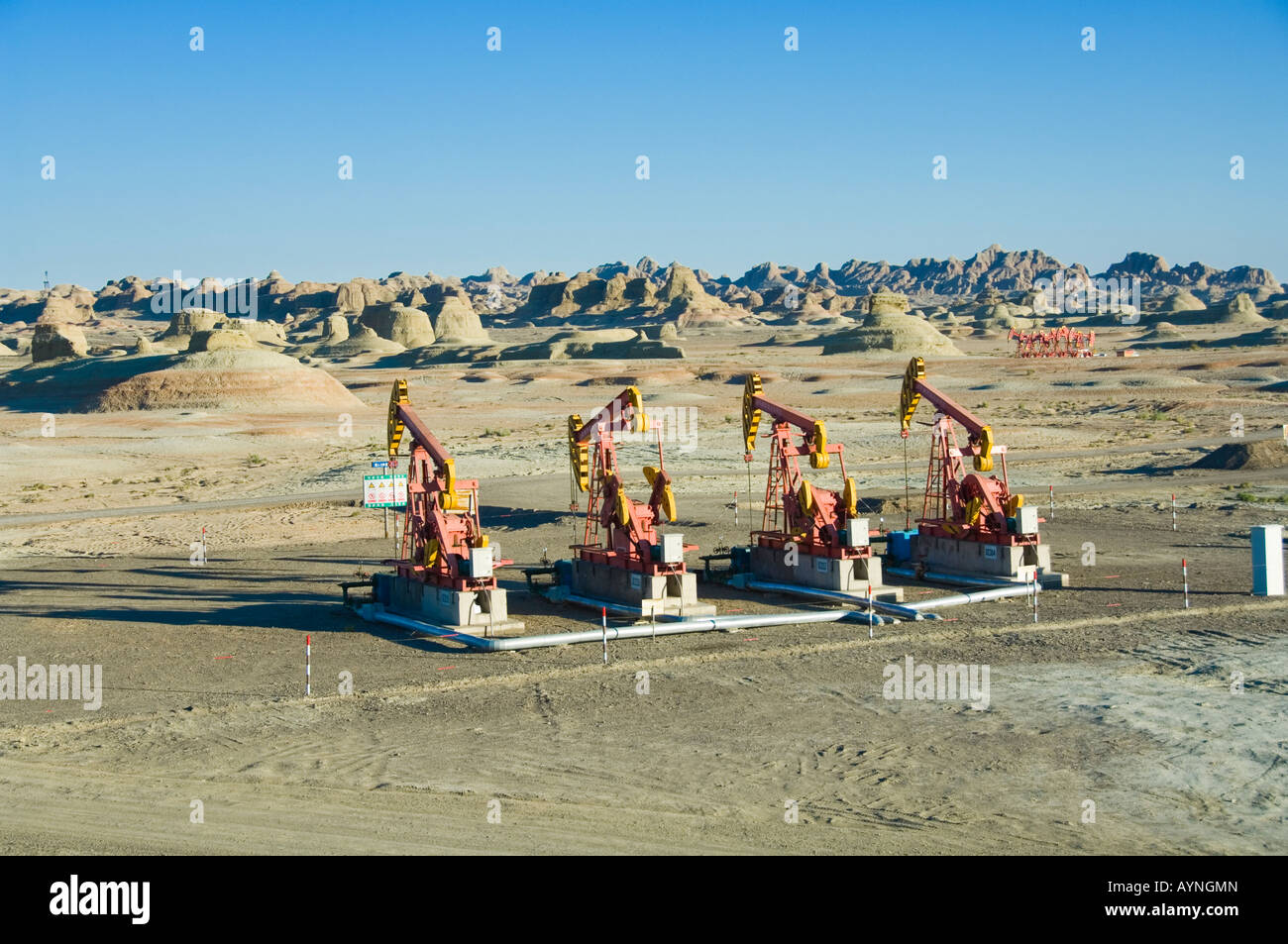 Oil Wells in the Gobi Desert in China Stock Photo - Alamy