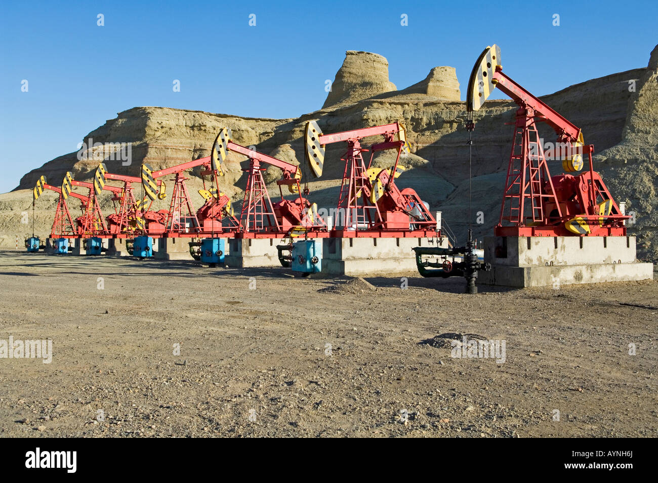 Oil Wells in the Gobi Desert in China Stock Photo - Alamy