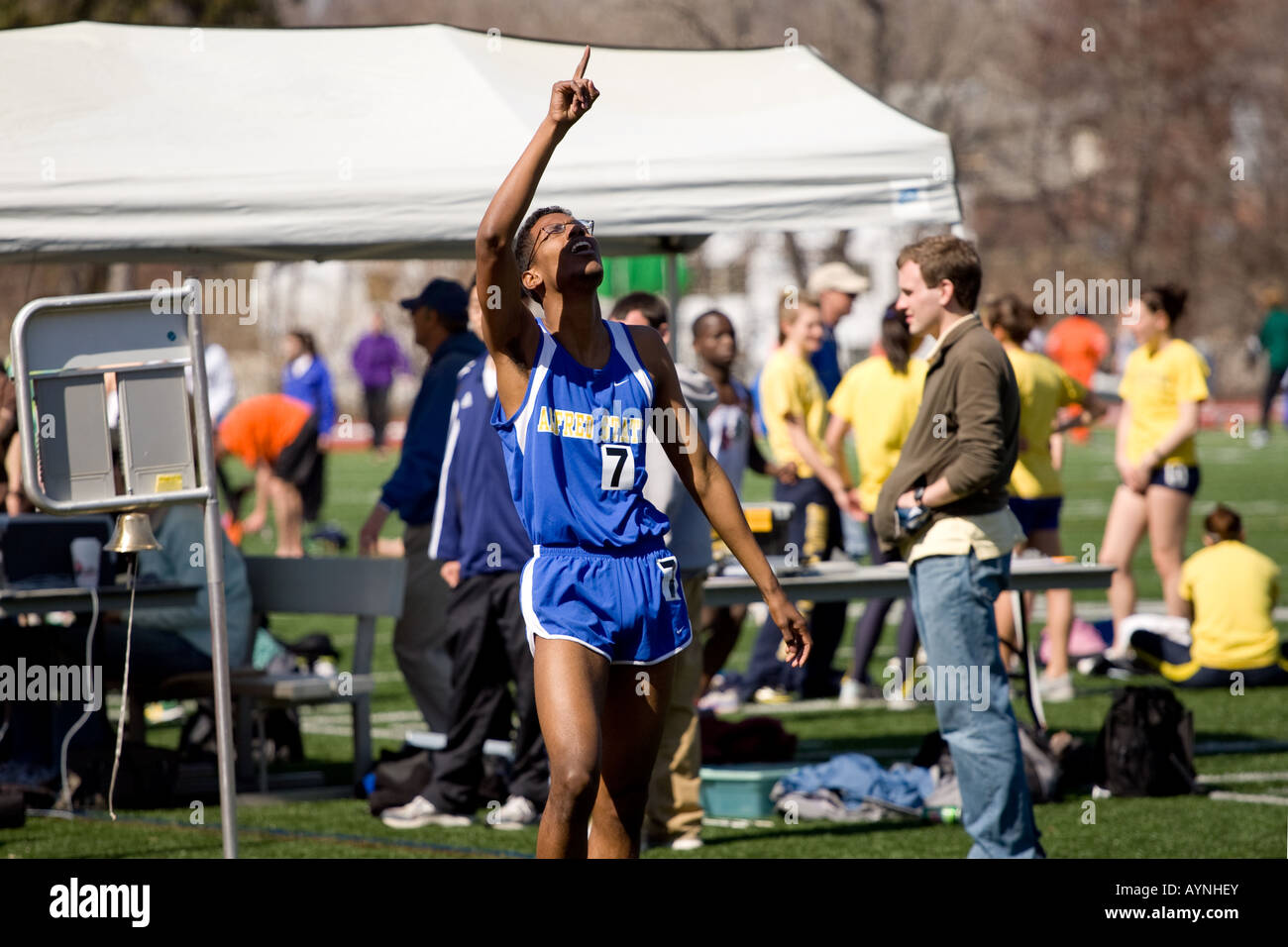 Athlete celebrates race win finish hi-res stock photography and images ...