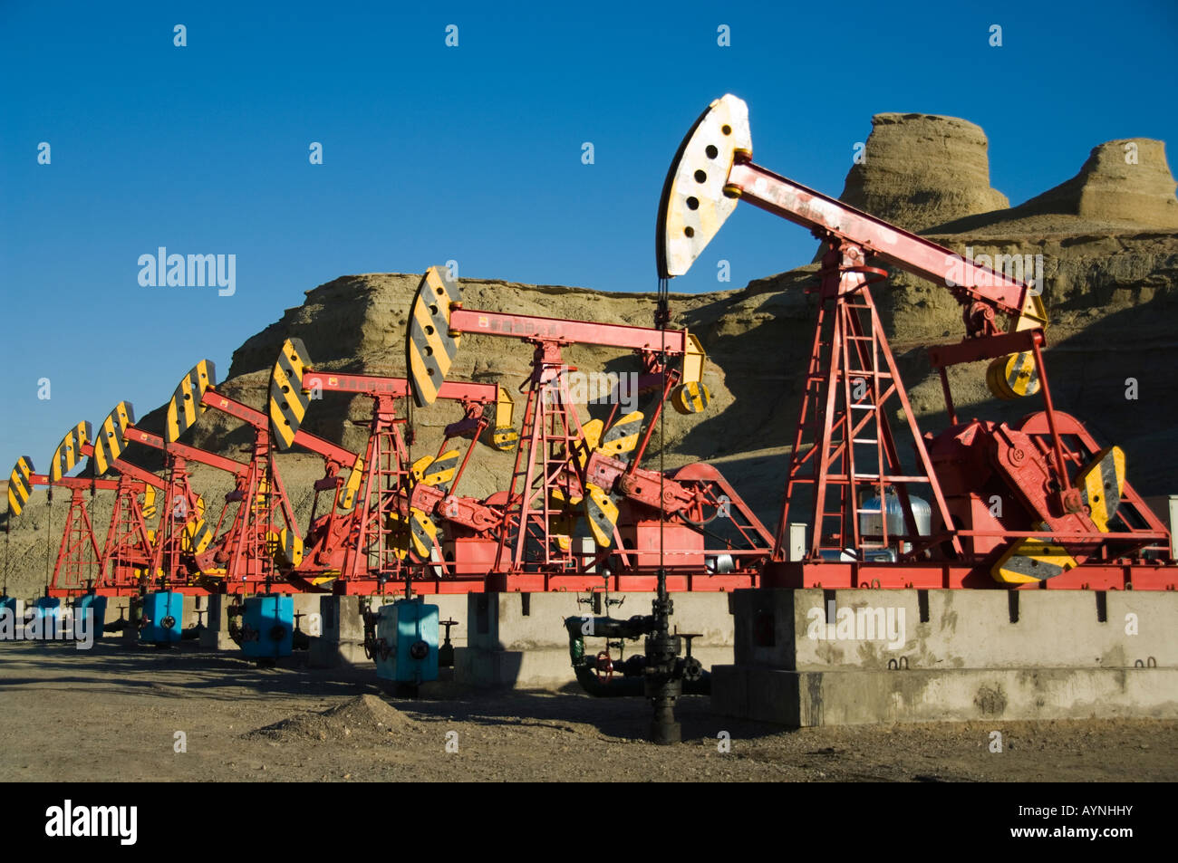 Oil Wells in the Gobi Desert in China Stock Photo - Alamy