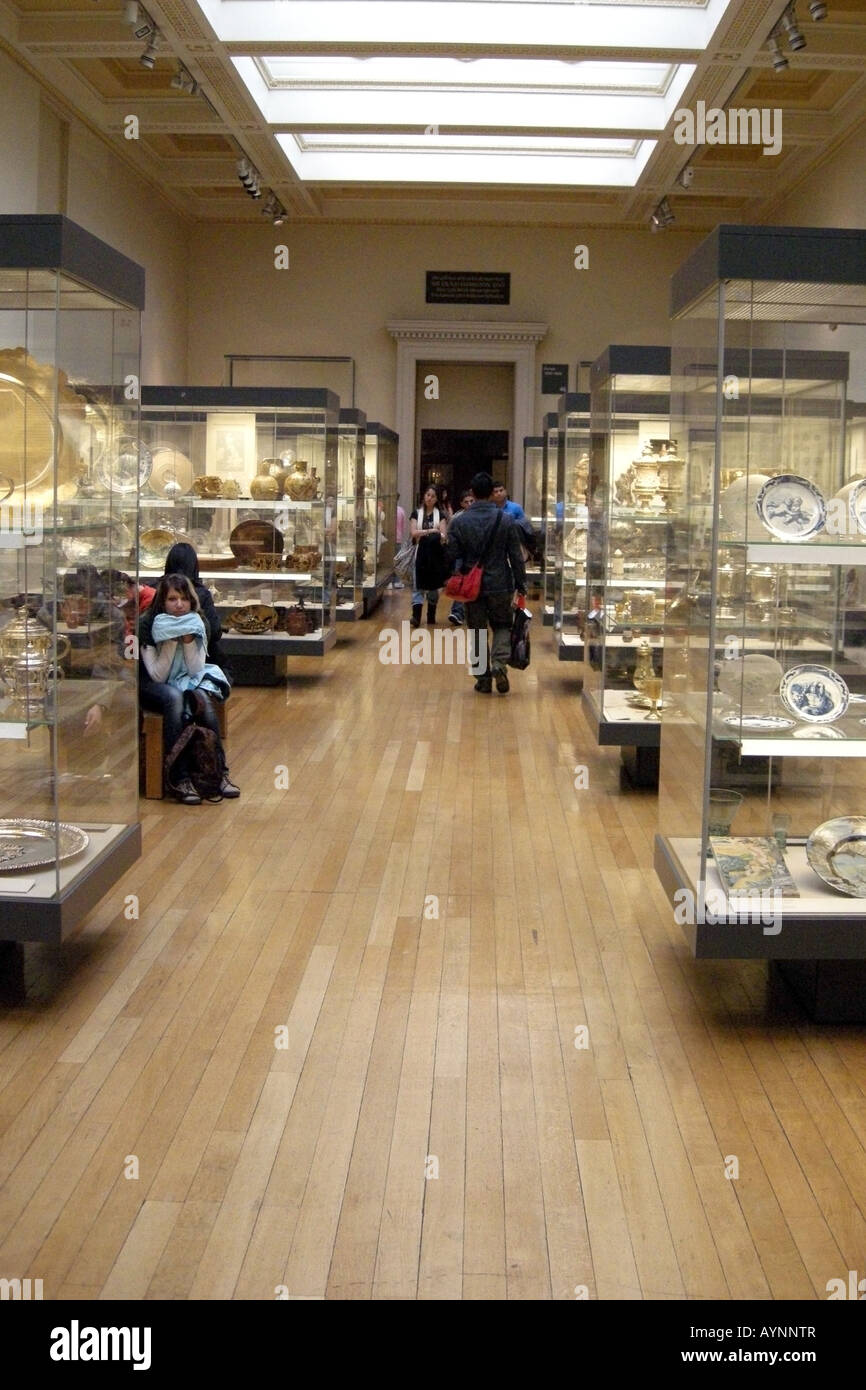 Display of European pottery 1800 1900 in the British Museum London ...