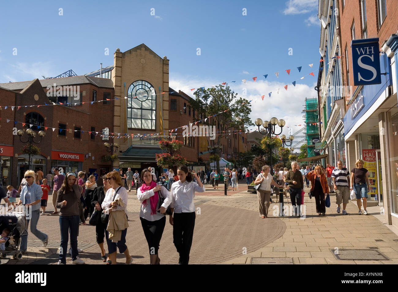 Scarborough town centre hi-res stock photography and images - Alamy