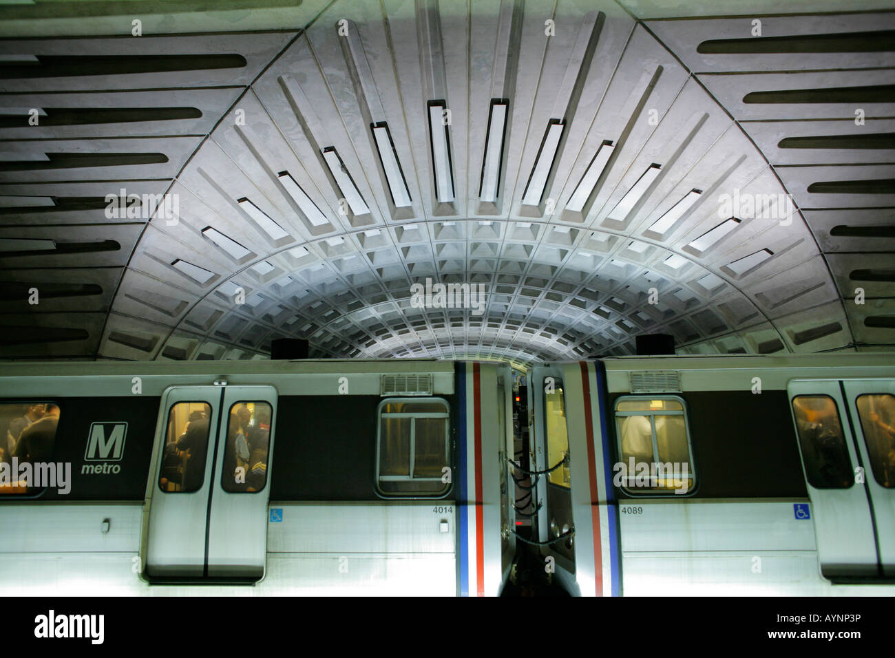 Washington dc metro train hi-res stock photography and images - Alamy