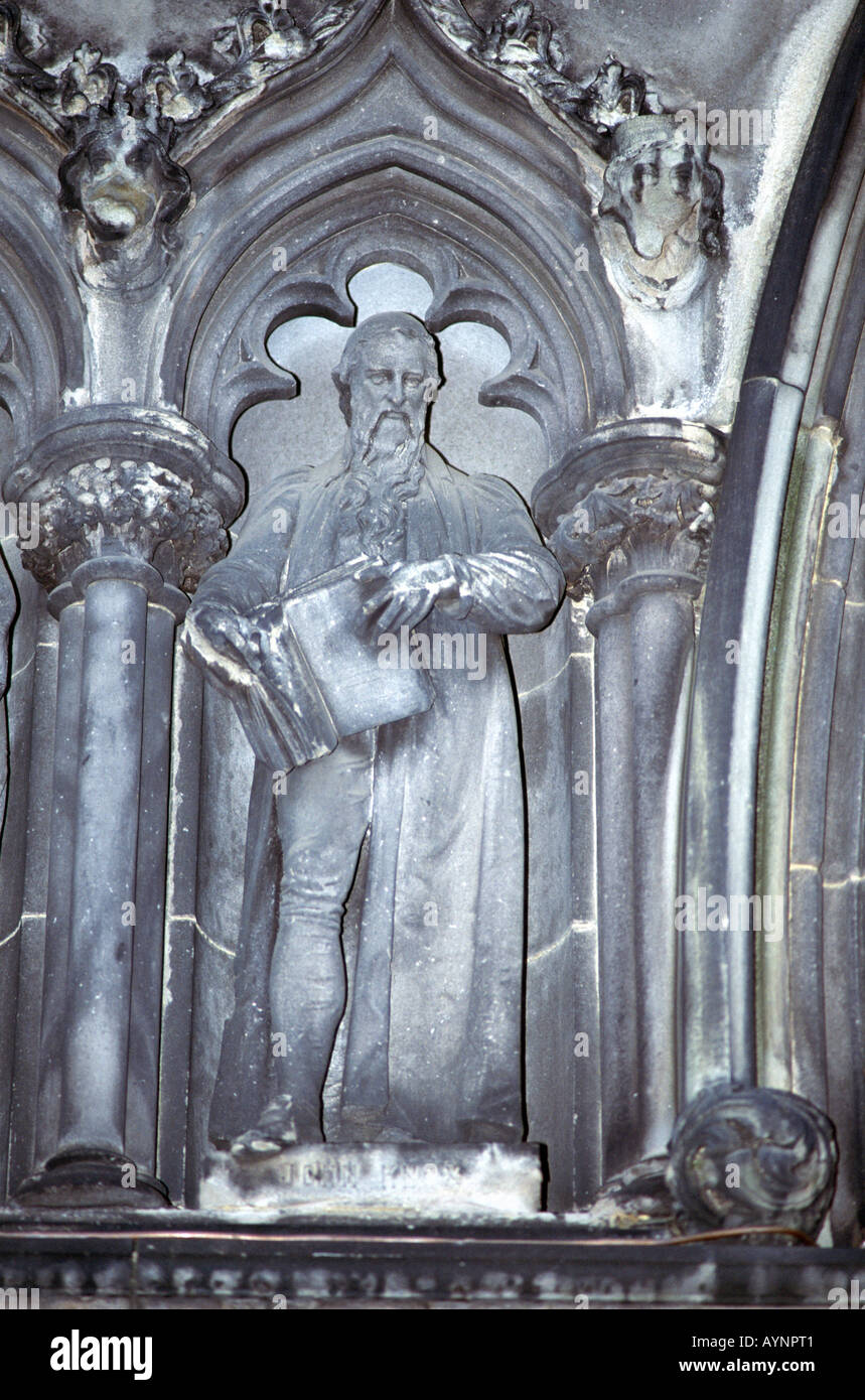 John knox statue edinburgh hi-res stock photography and images - Alamy