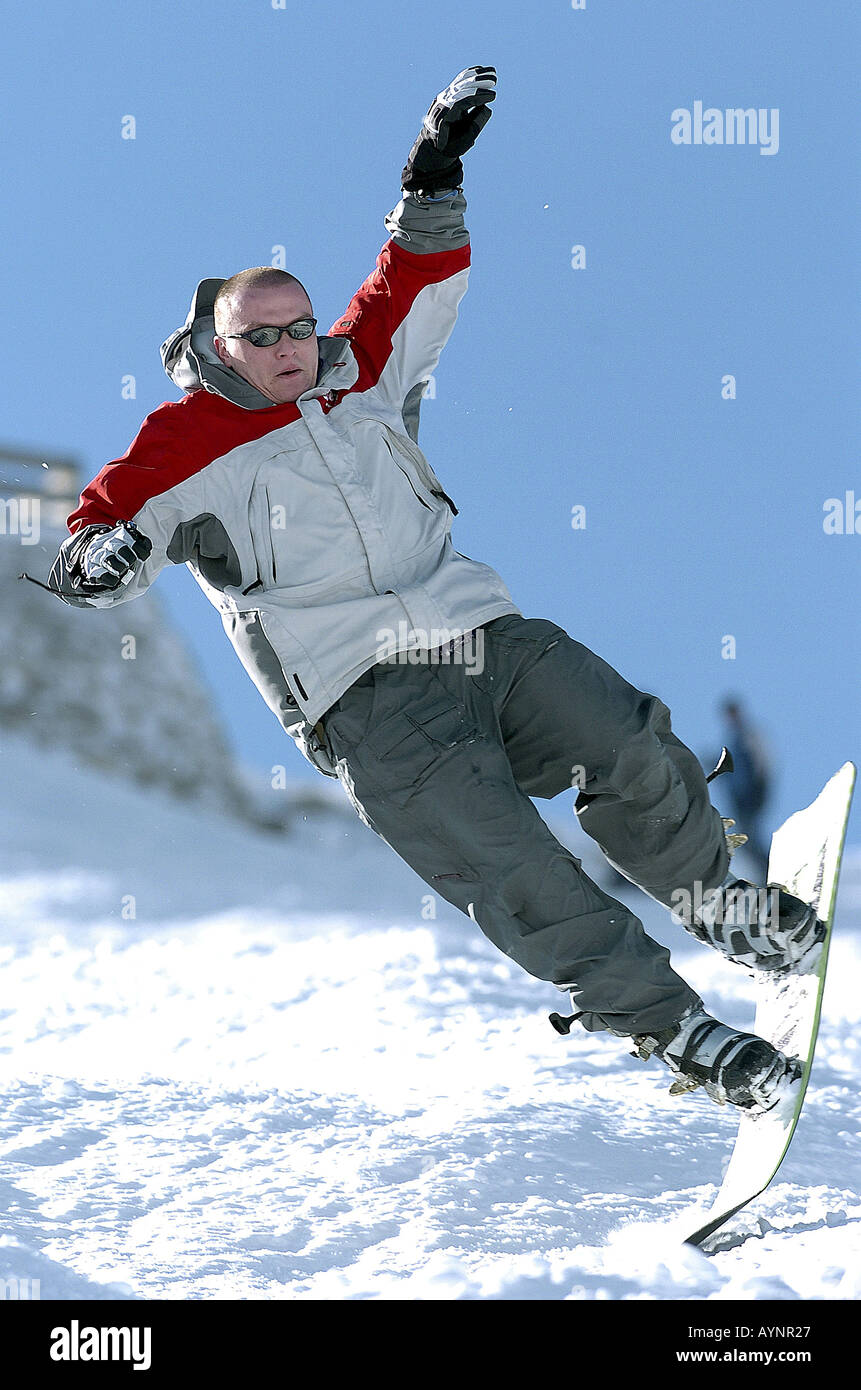 Fallender mann hi-res stock photography and images - Alamy