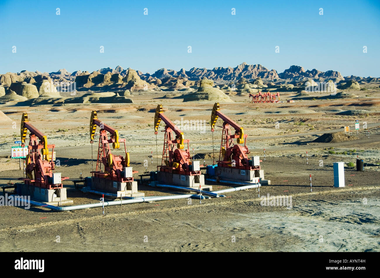 Oil Wells in the Gobi Desert in China Stock Photo - Alamy