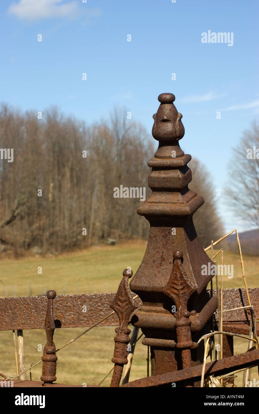 Old cemetery wrought iron fence hi-res stock photography and images - Alamy