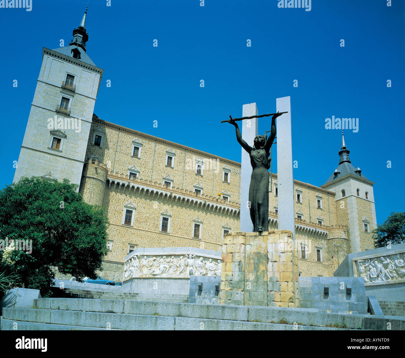 Architectural Building with Statue Stock Photo - Alamy