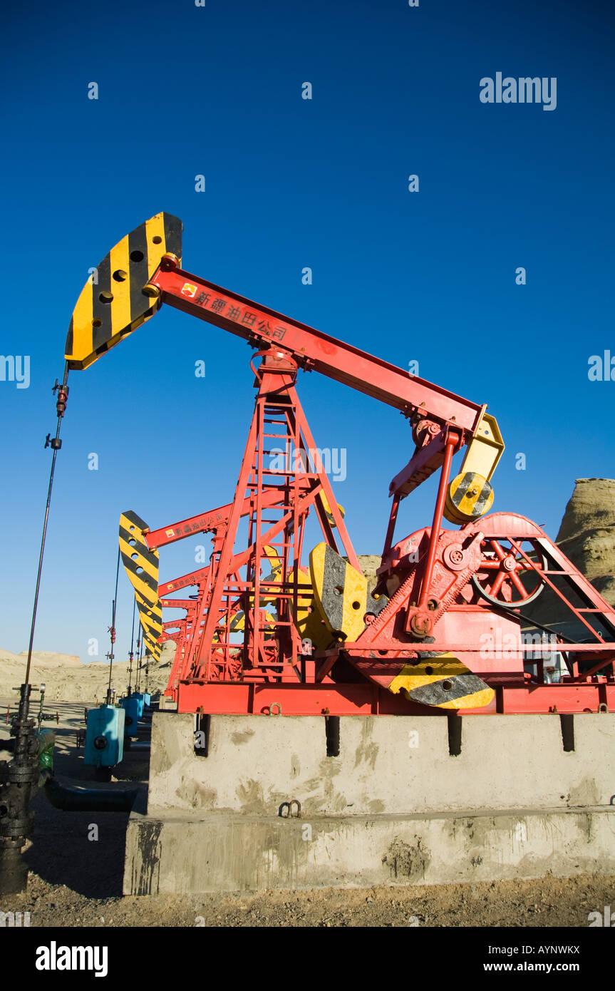Oil Wells in the Gobi Desert in China Stock Photo - Alamy
