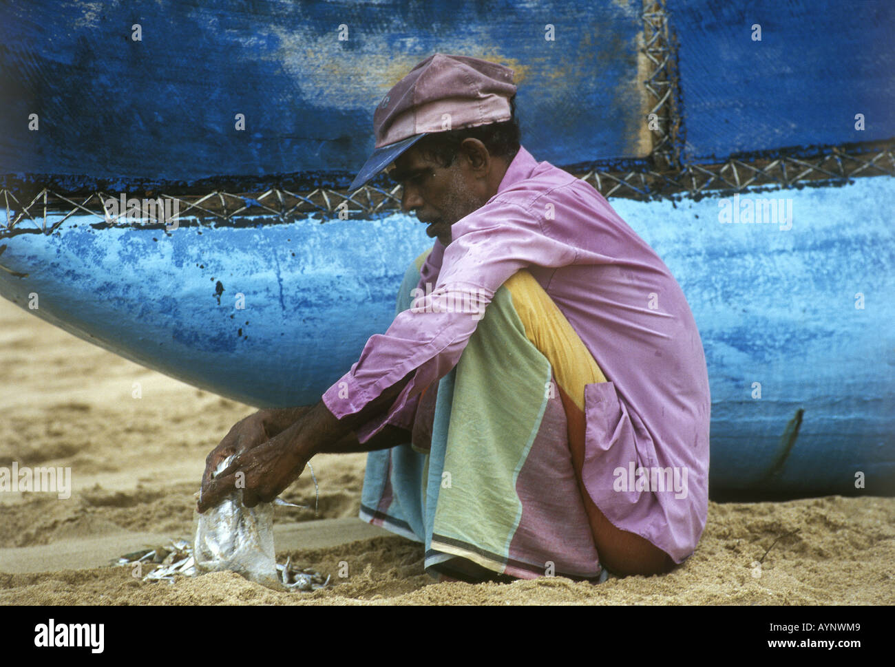 Tangalla Catch of the day on the beach near Tangalla Stock Photo - Alamy