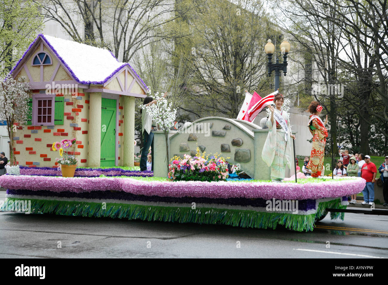Cherry blossom parade dc hi-res stock photography and images - Alamy