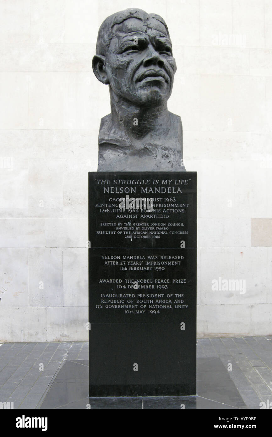 Head of Nelson Mandela on display in London Stock Photo - Alamy