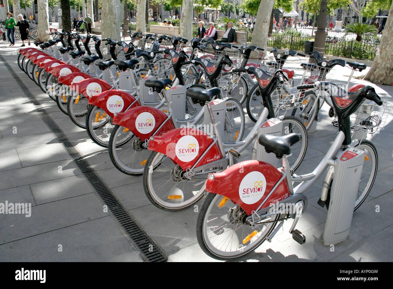 Red bikes hi-res stock photography and images - Alamy