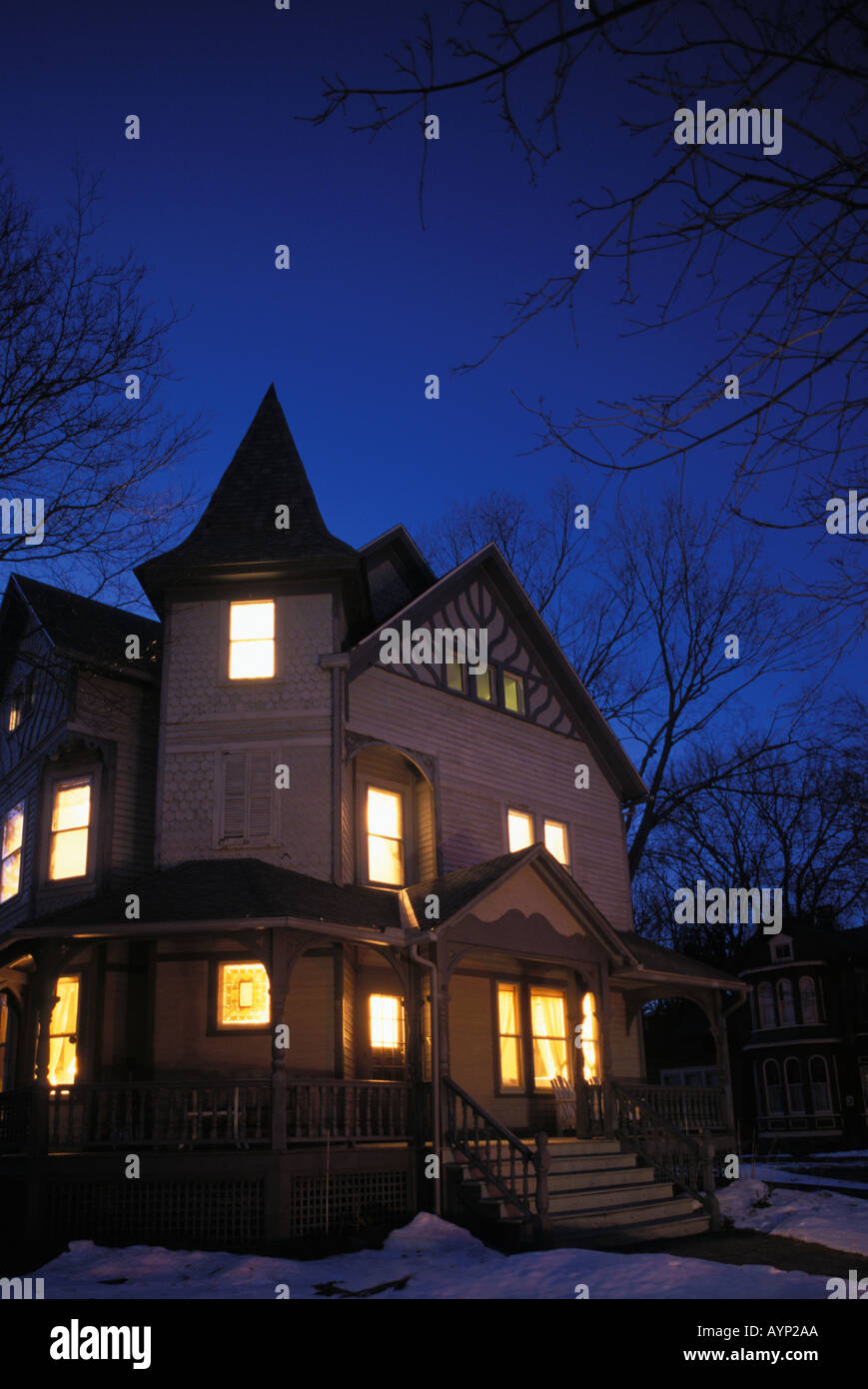 Haunted house hi-res stock photography and images - Alamy