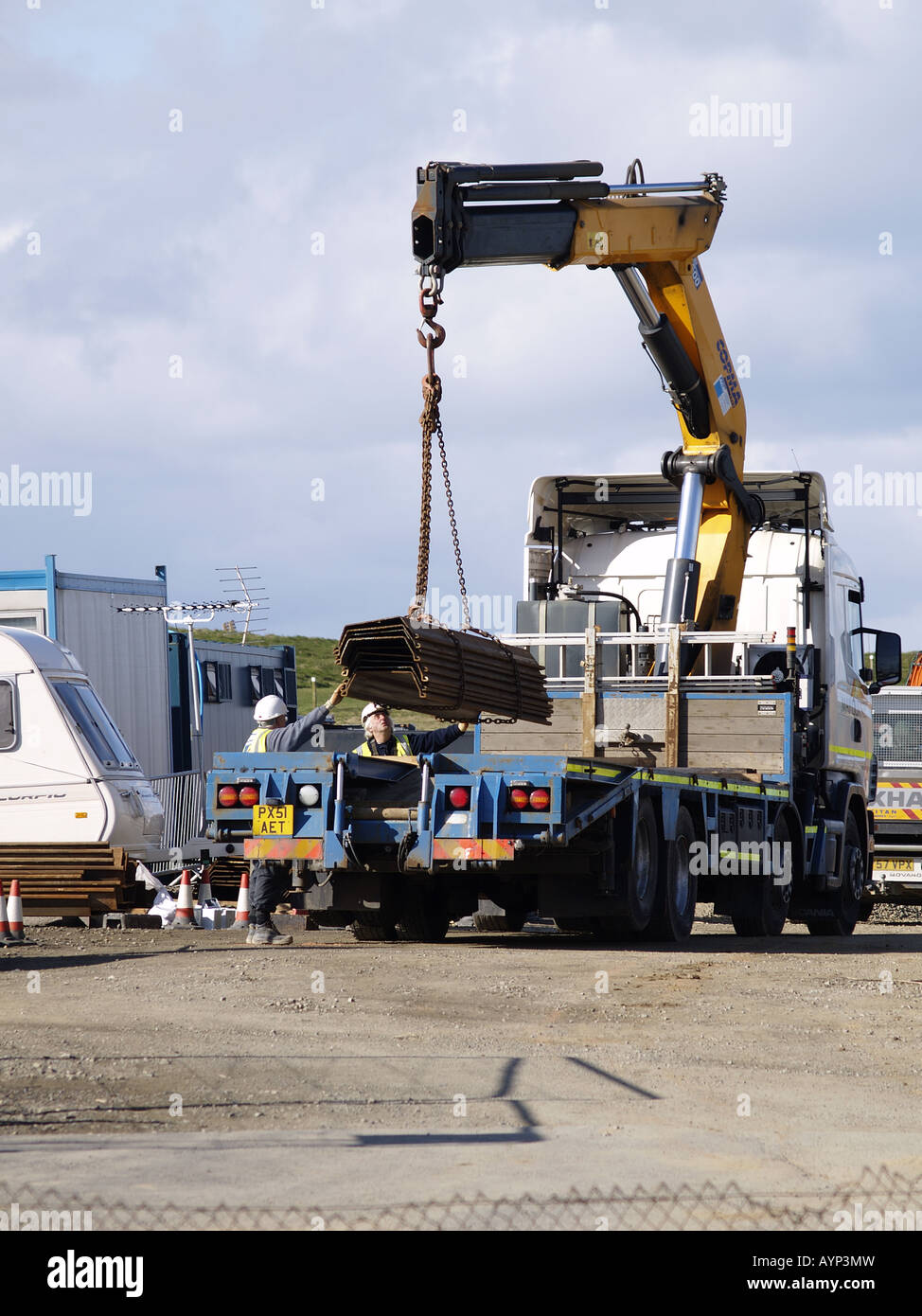 Lorry crane hi-res stock photography and images - Alamy