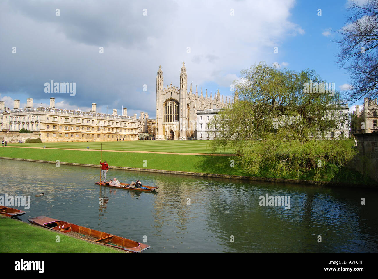 Students punting on River Cam, King's College, Cambridge ...