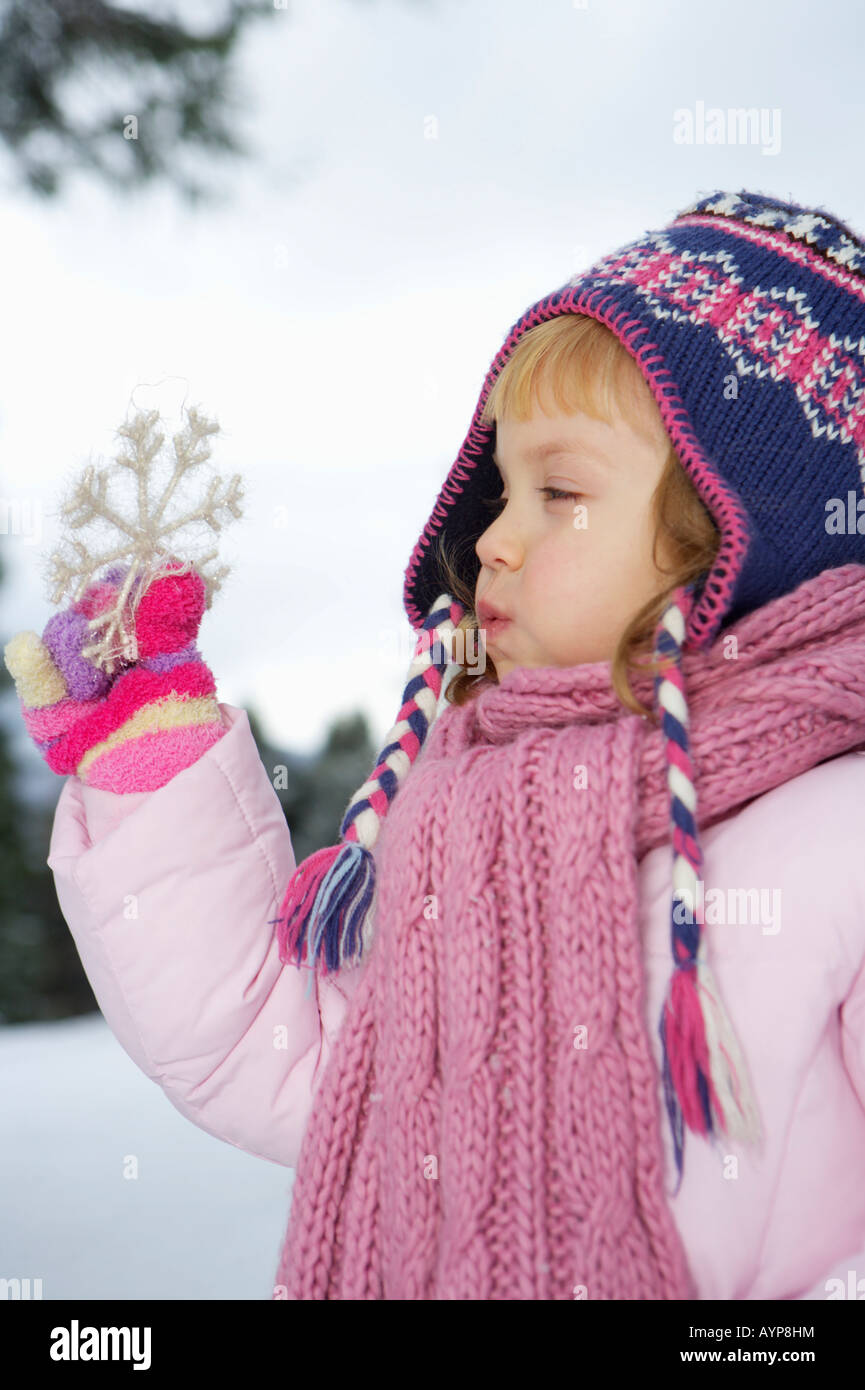 Snowflake appearance hi-res stock photography and images - Alamy