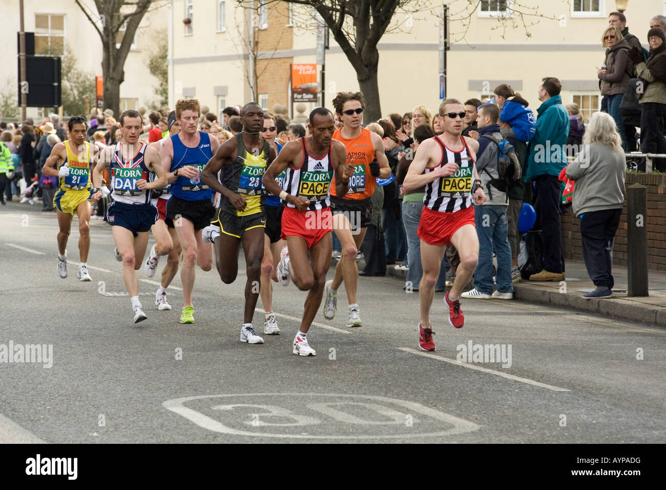 London marathon run hi-res stock photography and images - Alamy