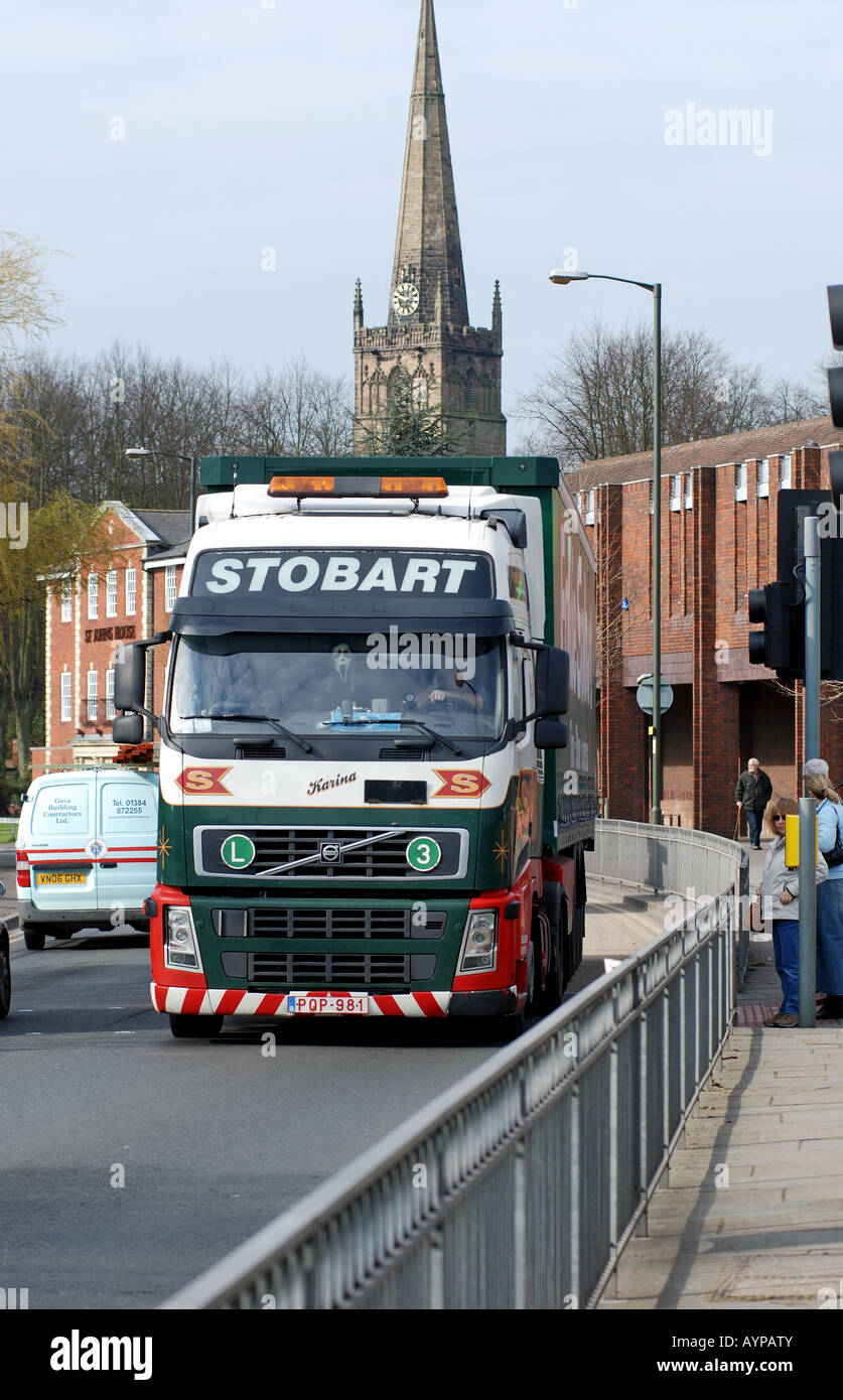 Eddie Stobart lorry passing through Bromsgrove town centre ...