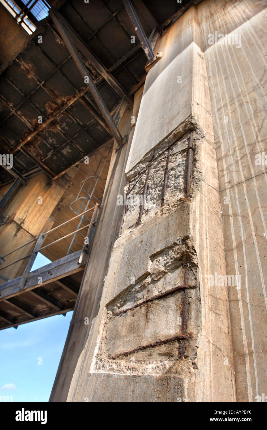Reinforced concrete pillars hi-res stock photography and images - Alamy