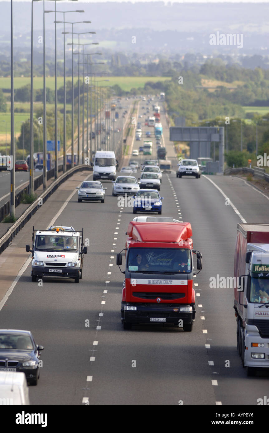 Lorry M50 Motorway Worcestershire High Resolution Stock Photography and ...