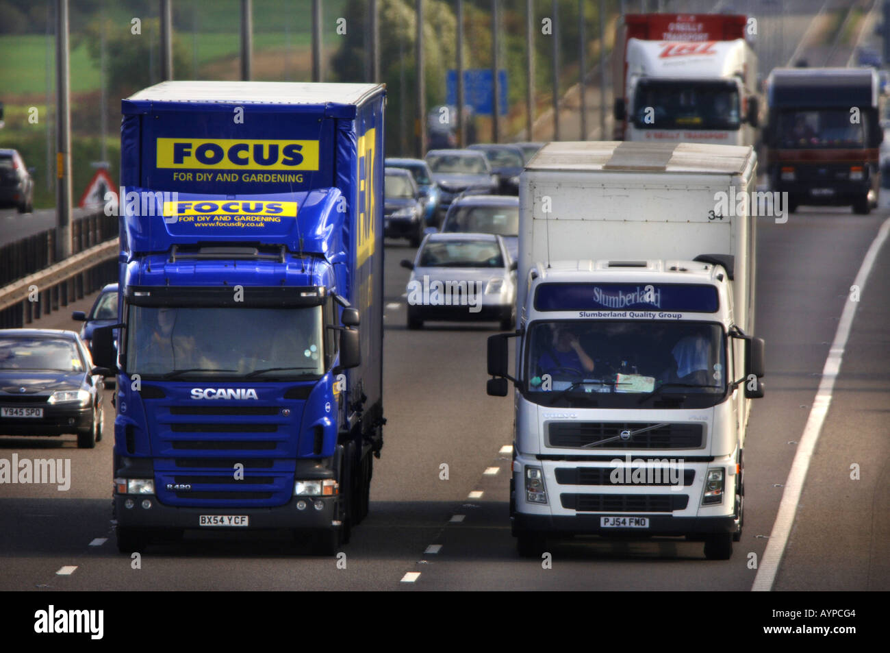 BUSY TRAFFIC ON THE M5 NEAR THE M50 JUNCTION IN WORCESTERSHIRE UK SEP ...