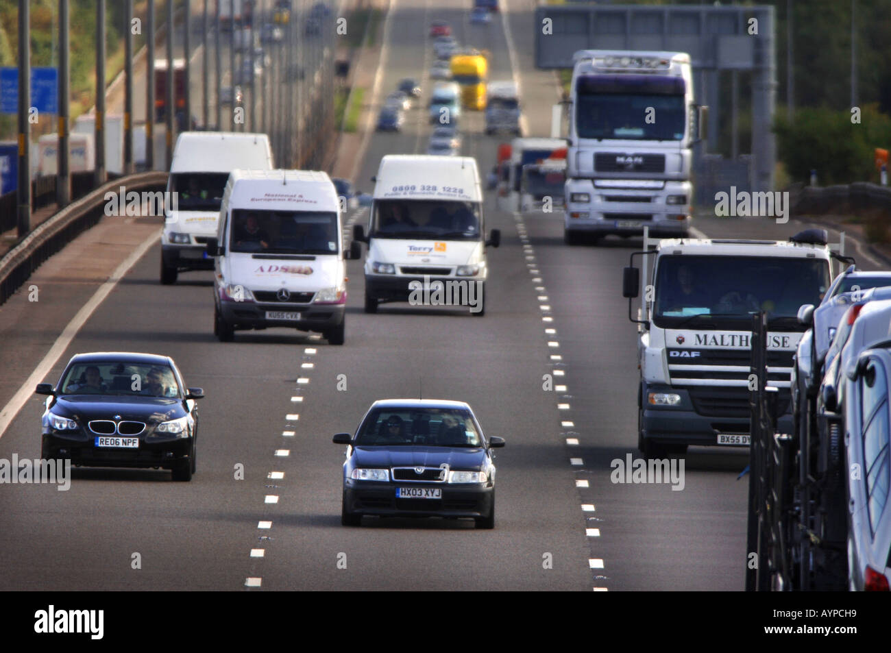 Lorry M50 Motorway Worcestershire High Resolution Stock Photography and ...