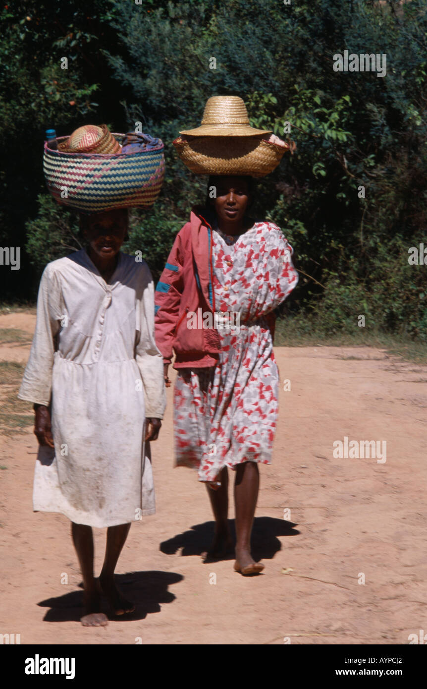 MADAGASCAR People Women Stock Photo - Alamy