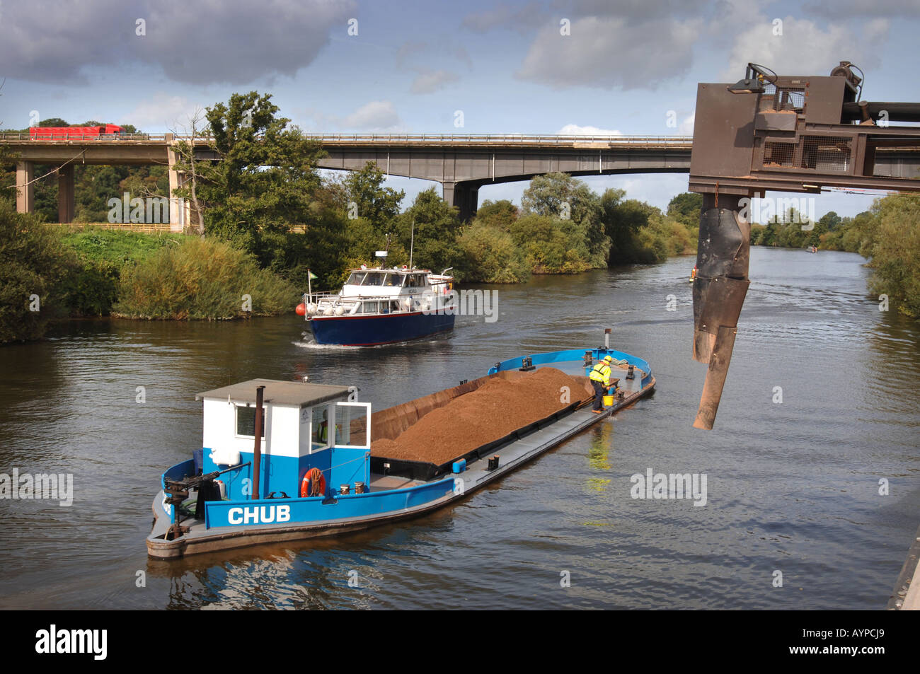 Barge loaded aggregate hi-res stock photography and images - Alamy