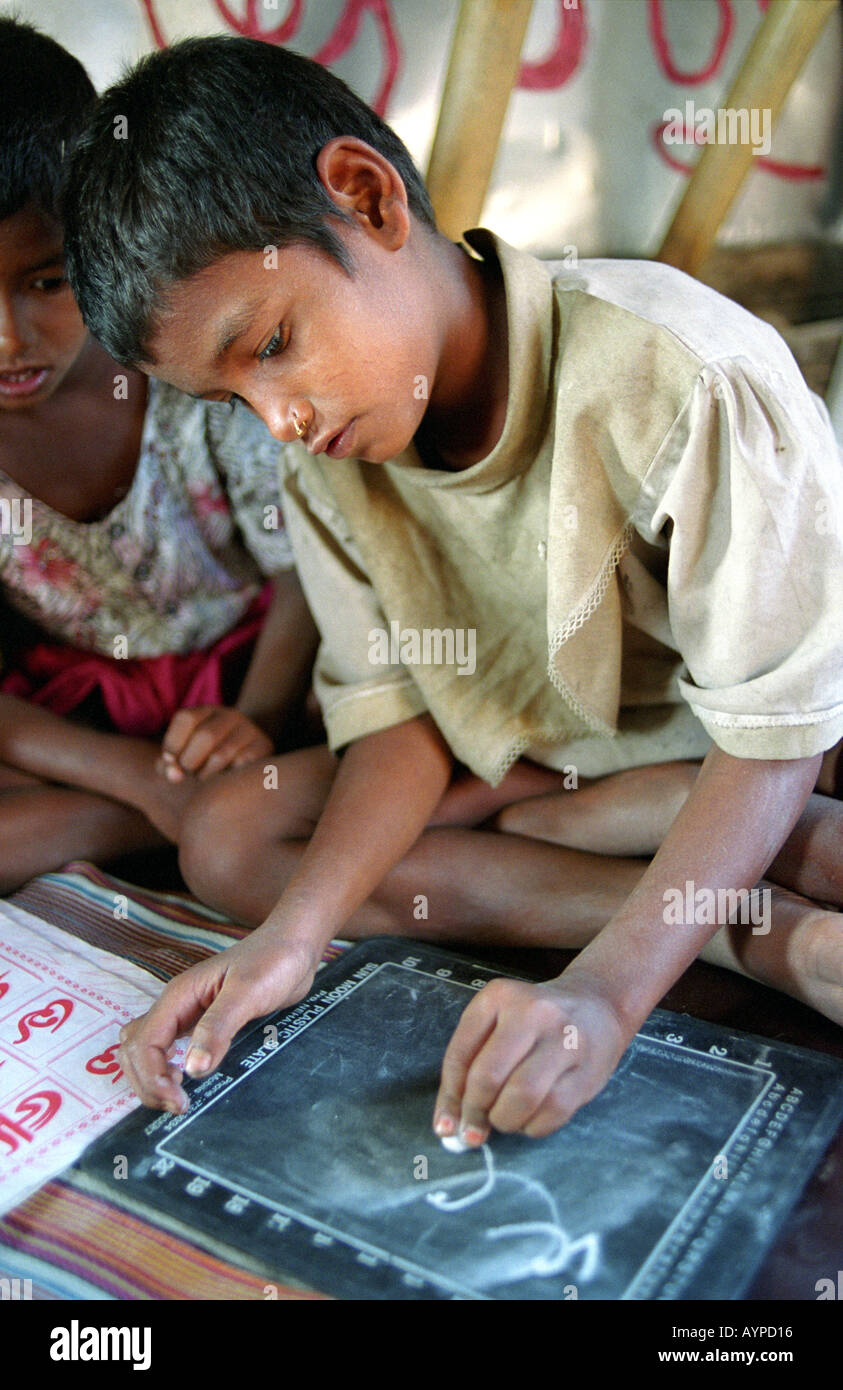 Bangladesh river gypsies hi-res stock photography and images - Alamy