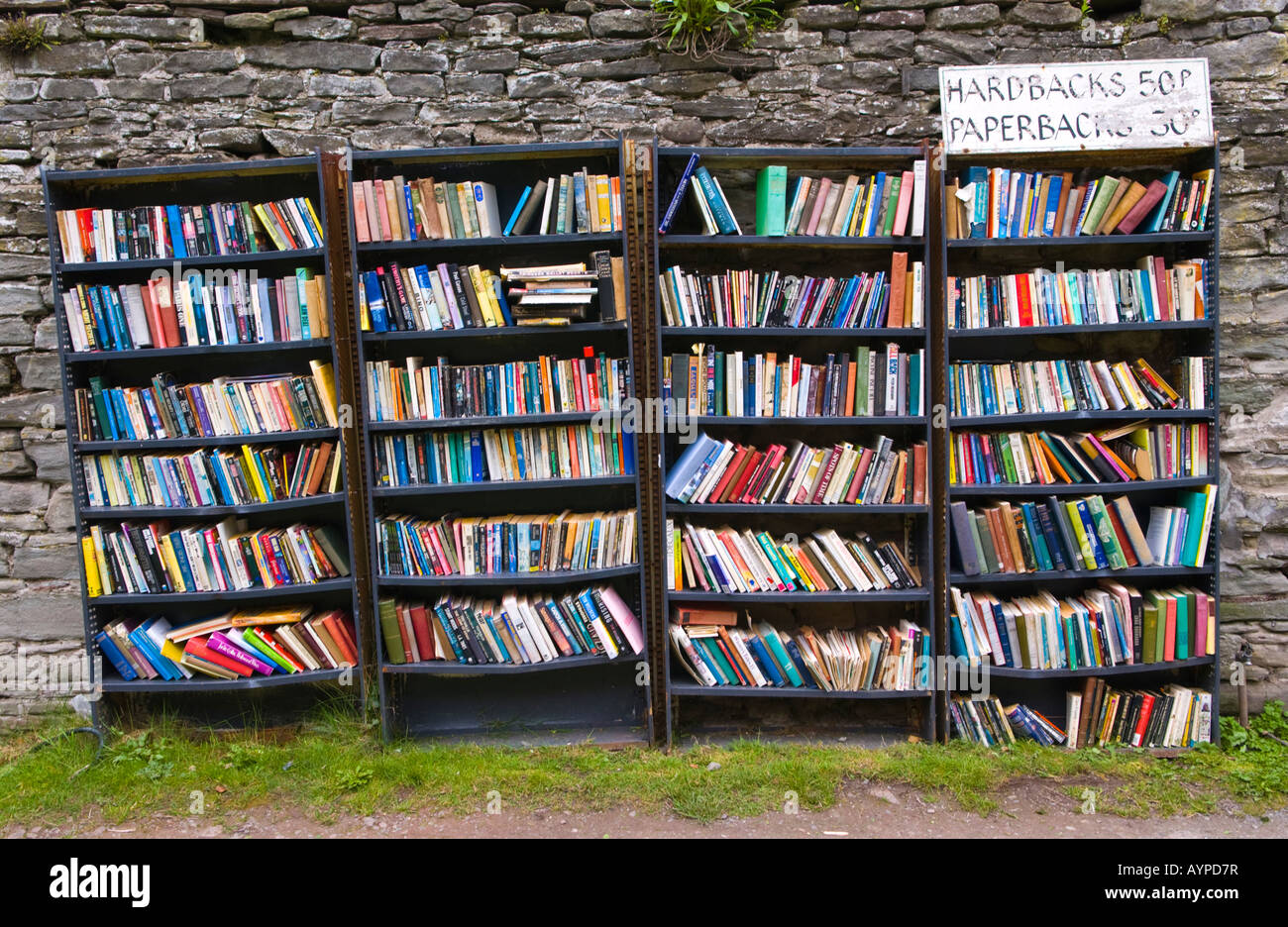 Bookshop tourism exterior secondhand hi-res stock photography and ...