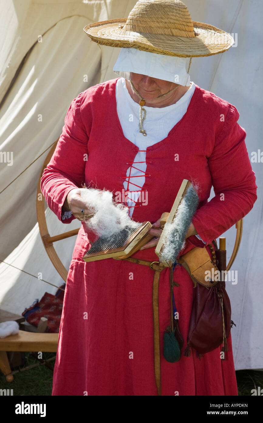 Hand carding hi-res stock photography and images - Alamy