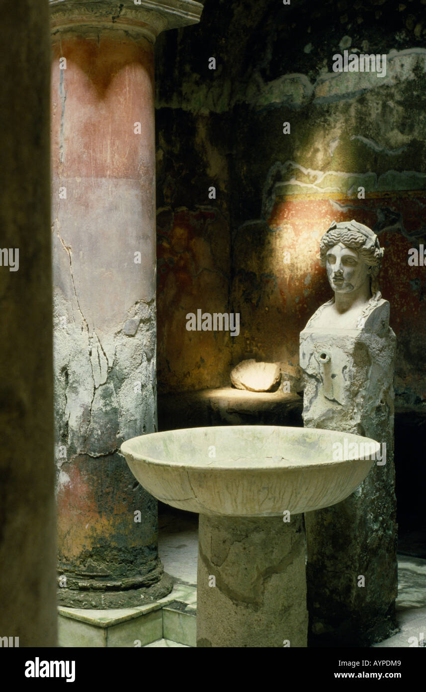 ITALY Campania Herculaneum Statue in ancient site near Naples destroyed ...
